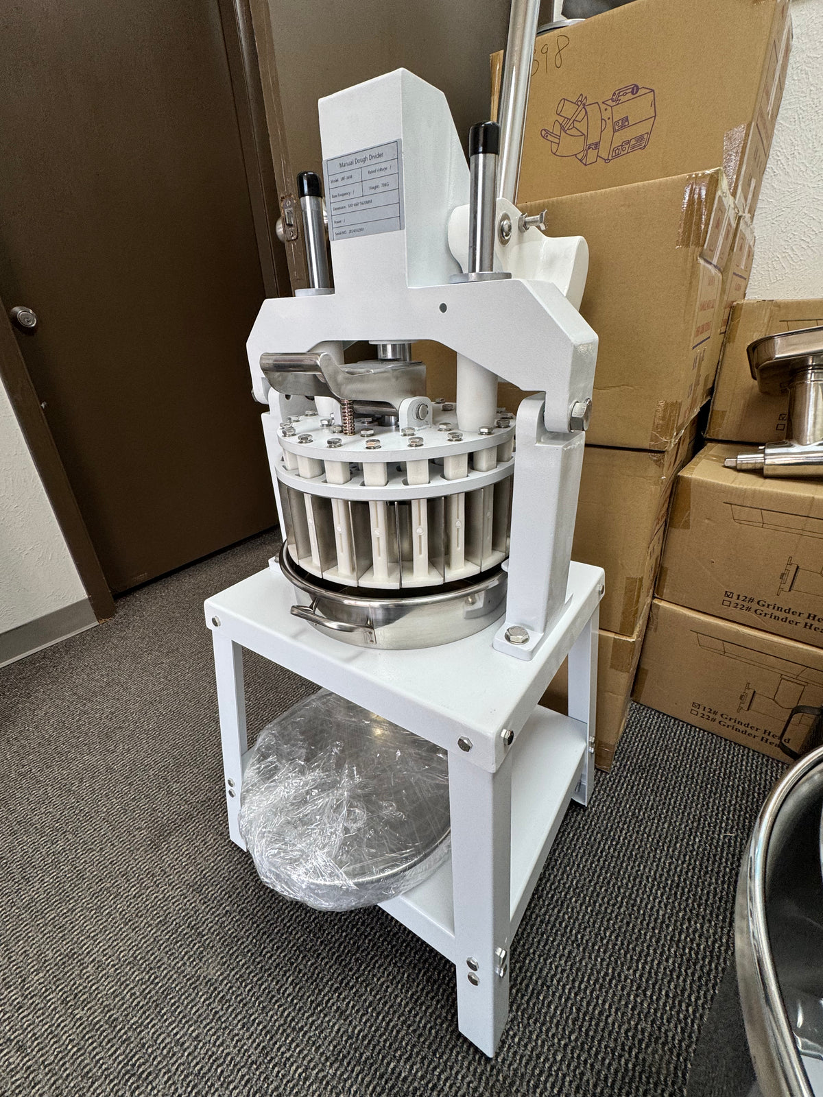 Dough Master - 36 Piece Manual Dough Divider (Includes 2 Stainless Ste ...